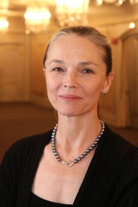 8 Theater Janet Eilber, Artistic Director of the martha graham dance ...