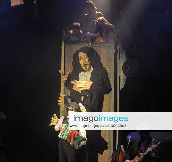 93 Martyn Jacques as Clown, The Tiger Lillies Freakshow , Performances ...