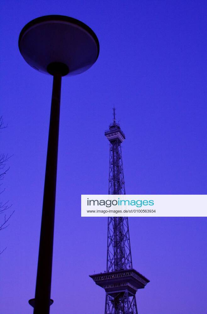 1 Feature: Berliner Messegelände, Funkturm, Wahrzeichen Berlins, Messe ...