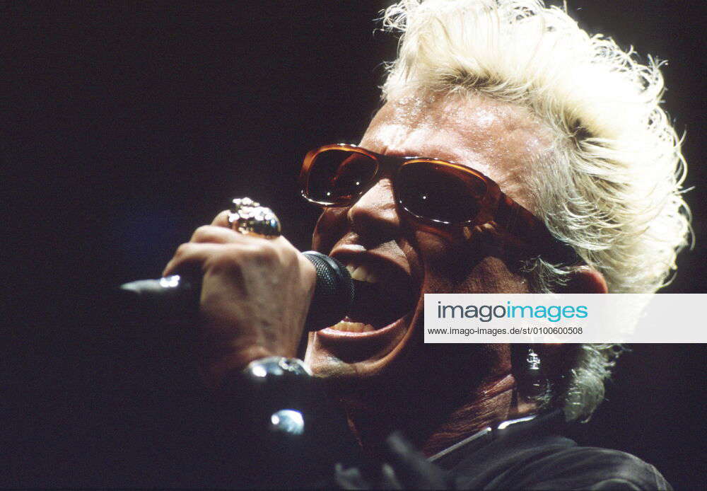 2 concert Billy Idol, singer, voc, rock singer, punk singer, pop star ...