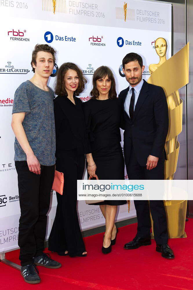 93 Moritz Leu, Paula Beer, Anneke Kim Sarnau, Clemens Schick 4 Koenige ...