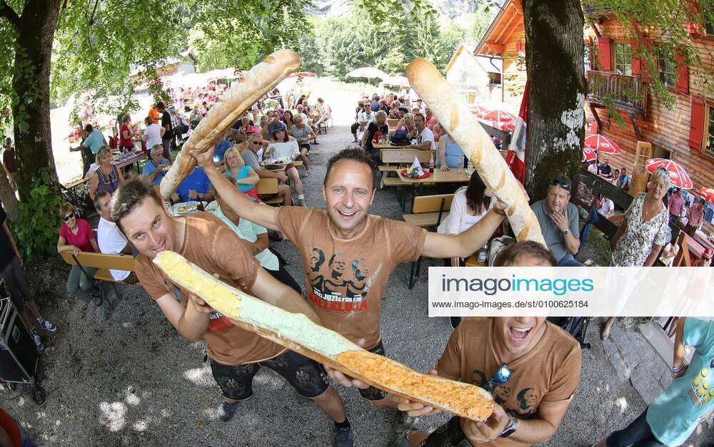 1108 The young Zillertalers Markus Unterladstaetter, Michael Ringler ...