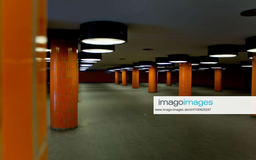 berlin,underground,subway station frc-ia9 NUR FÜR REDAKTIONELLE ZWECKE