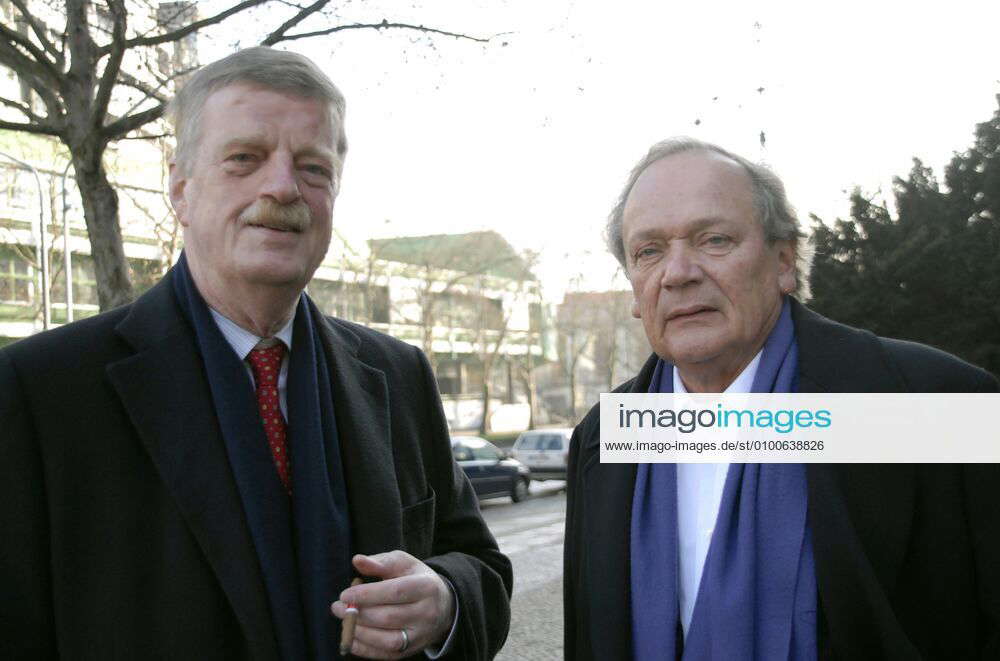 1 Portrait Manfred Lahnstein with cigar, Chairman of the Board of ...