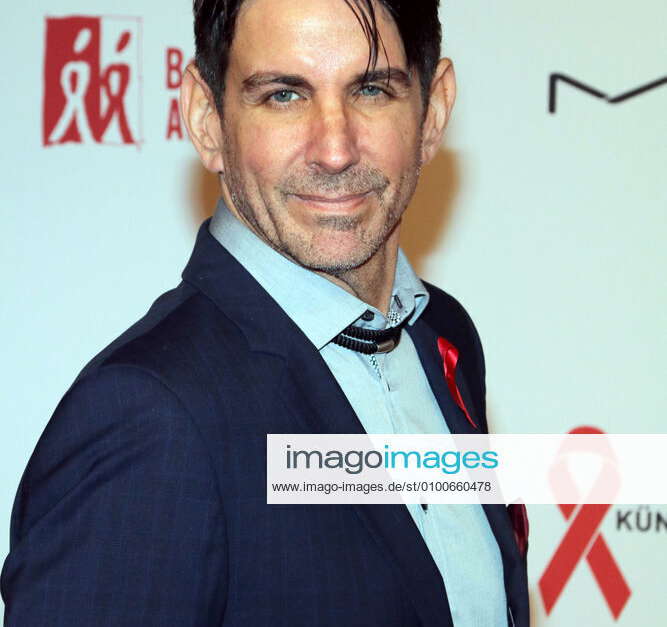 15 Eric Benson, Sohn von Iggy Pop, bei der Künstler gegen Aids - Die ...