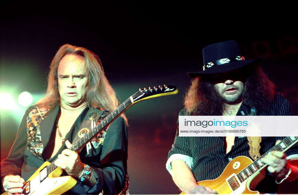Rock band Lynyrd Skynard from Alabama, USA, live at the Arena Berlin, git