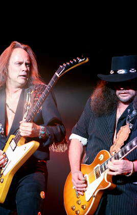 Rock band Lynyrd Skynard from Alabama, USA, live at the Arena Berlin, git