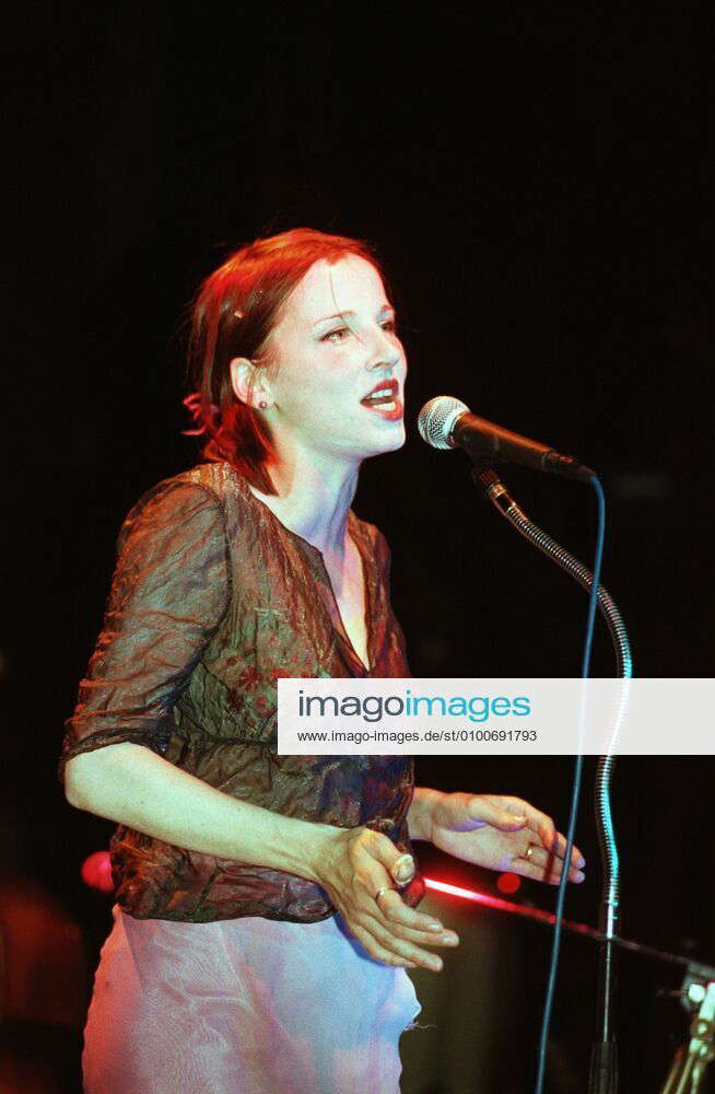 27 Concert 99 Meret Becker at the rehearsals for her concert tour in ...