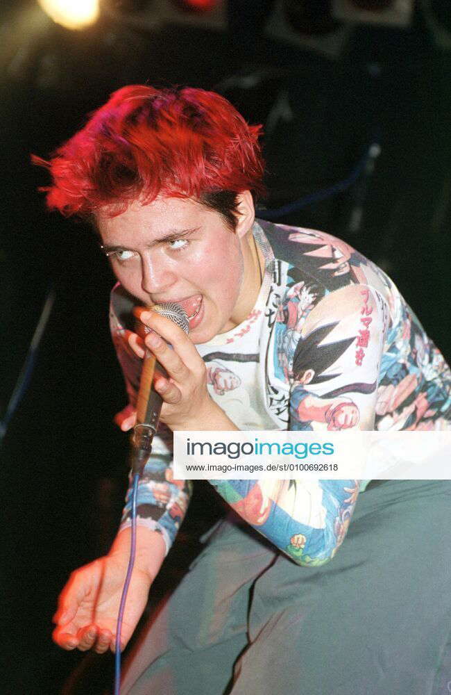 27 Concert Eat No Fish at the Knaack Club, singer Maria Koch with red ...