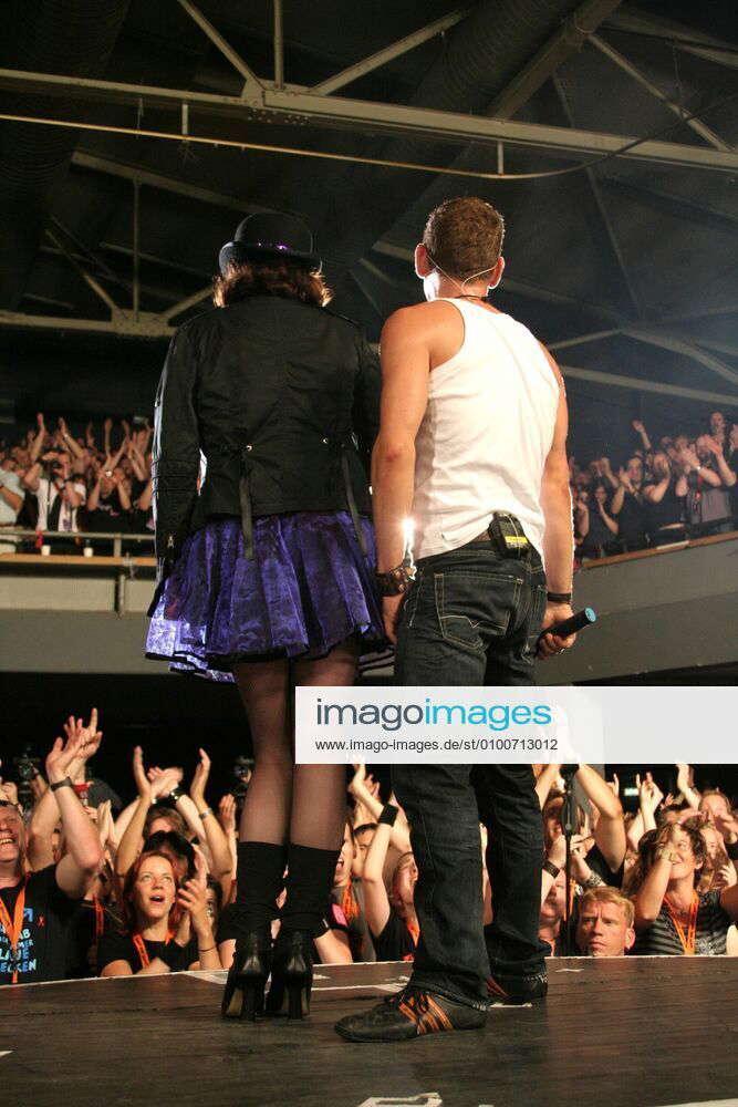 77 Konzert: Rosenstolz, Sängerin AnNa R., Keyboard Gesang Peter Plate ...