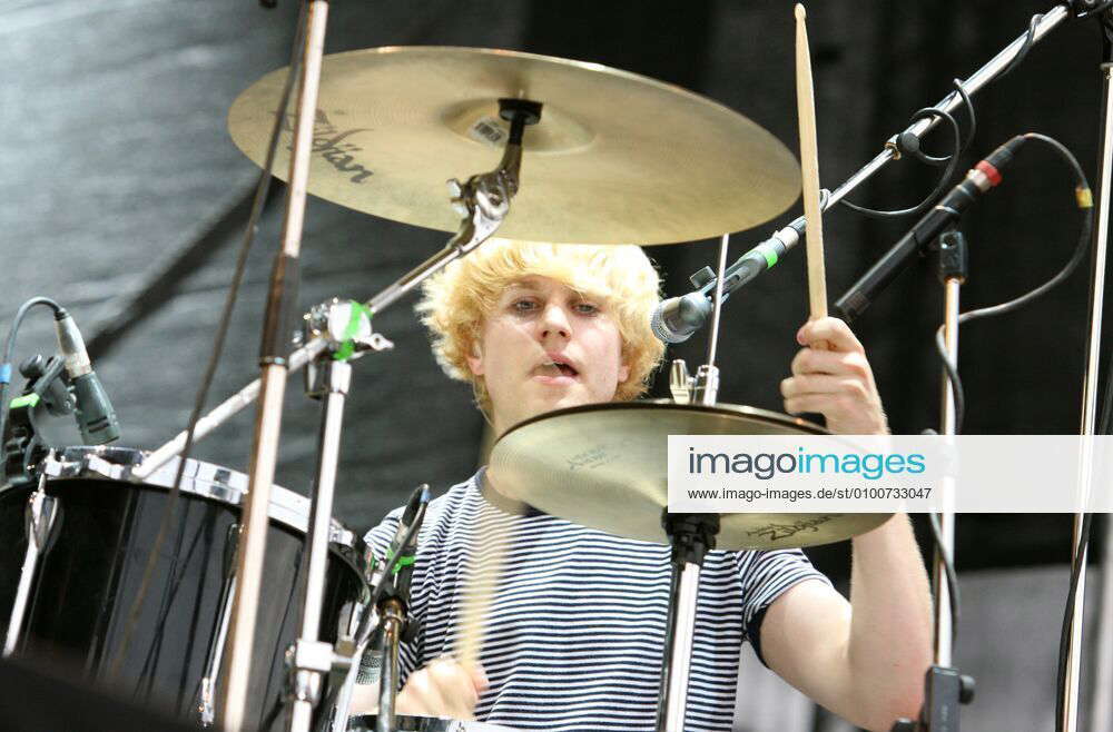 77 Concert Blood Red Shoes, drummer Steven Ansell, at Melt Festival ...