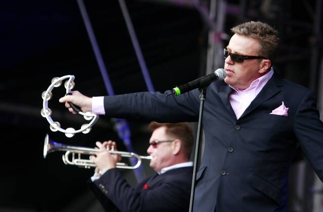 77 Concert Madness, singer trumpeter Cathal Carl Smyth Chas Smash ...