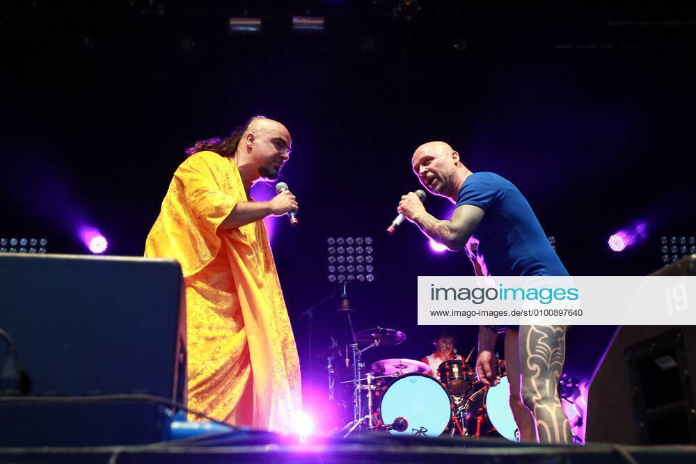 19 concert Knorkator with friends, with keyboarder Alf Ator, singer ...