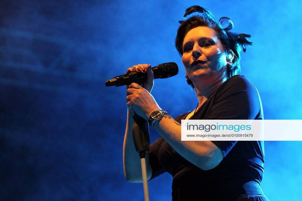 19 Concert Gleis 8, singer AnNa R Andrea Neuenhofen, née Rosenbaum live ...