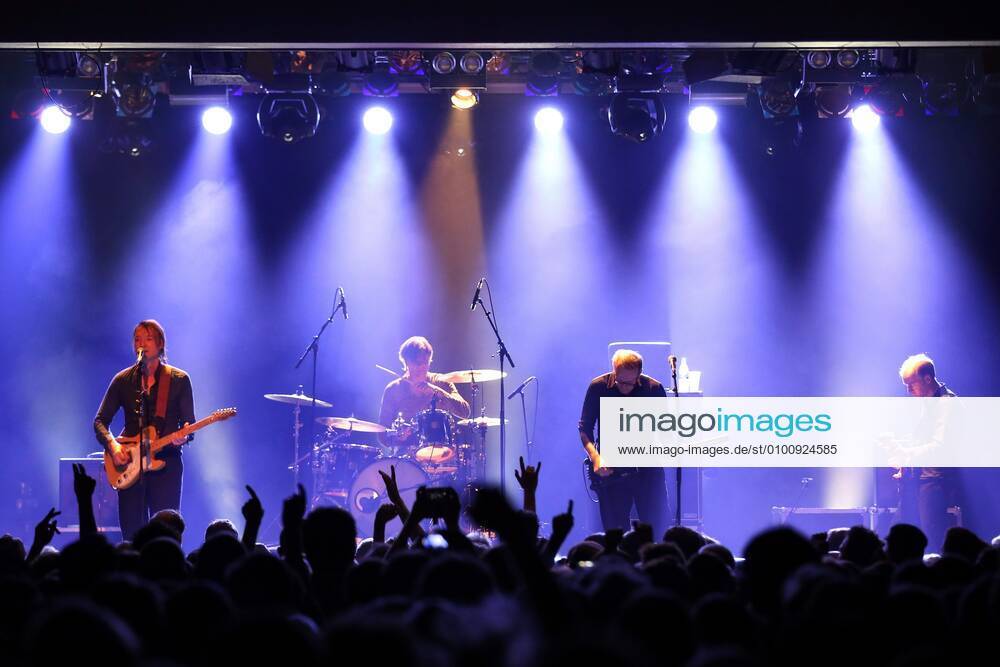 19 Concert Blumfeld, singer and guitarist Jochen Distelmeyer, drummer ...