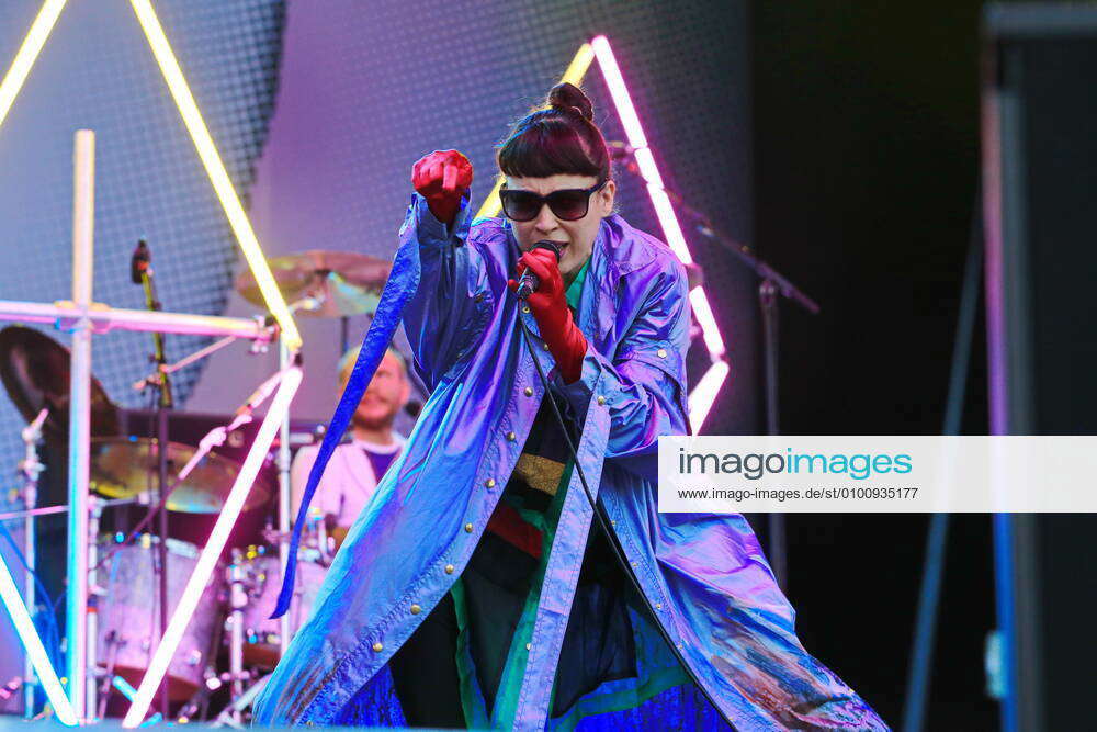 121 Little Dragon, singer Yukimi Nagano at the Lollapalooza Berlin ...