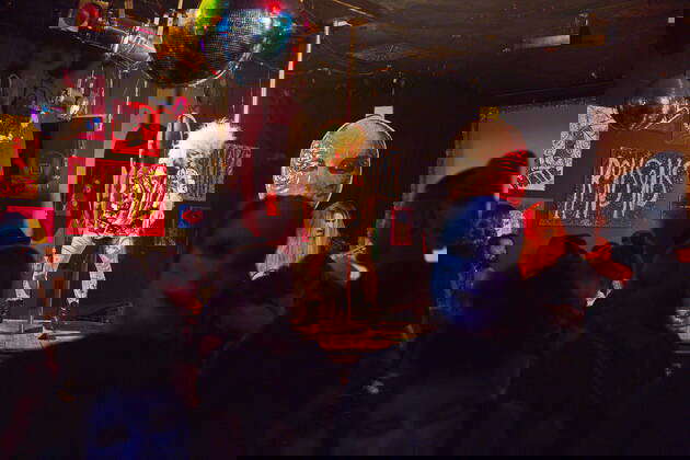 121 Eat Lipstick, singer Anita Drink performs live at release party ...