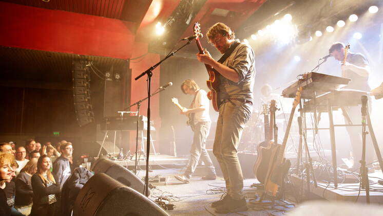 121 Die Hoechste Eisenbahn, Moritz Kraemer, singer Francesco Wilking ...