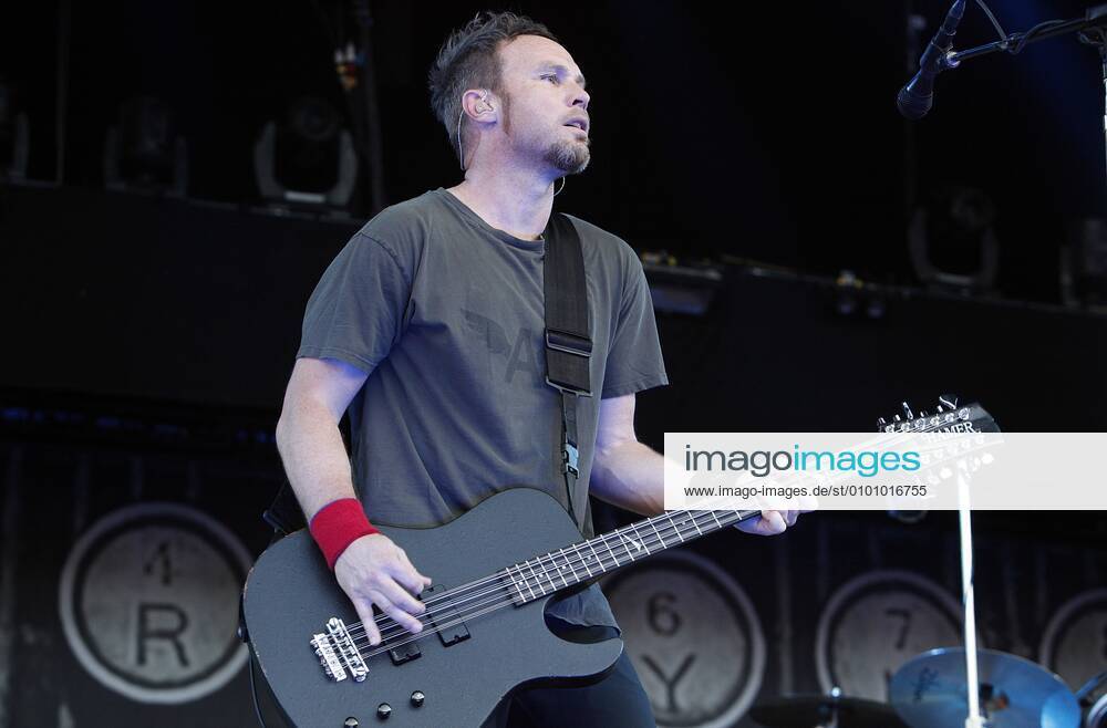 16 concert Pearl Jam, bassist Jeff Ament, performance open air on 30 06 ...