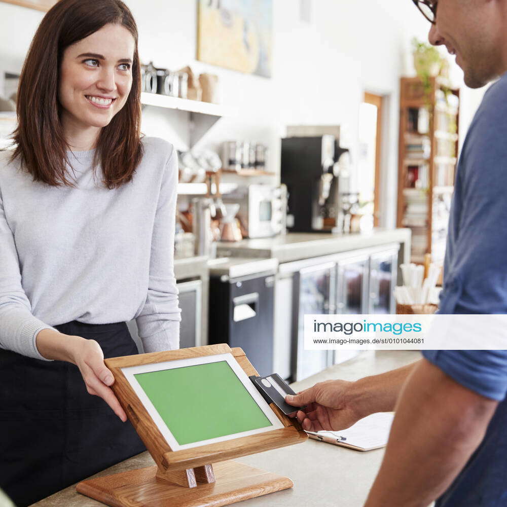 cafe, paying, cashless mmq-w3y, model released