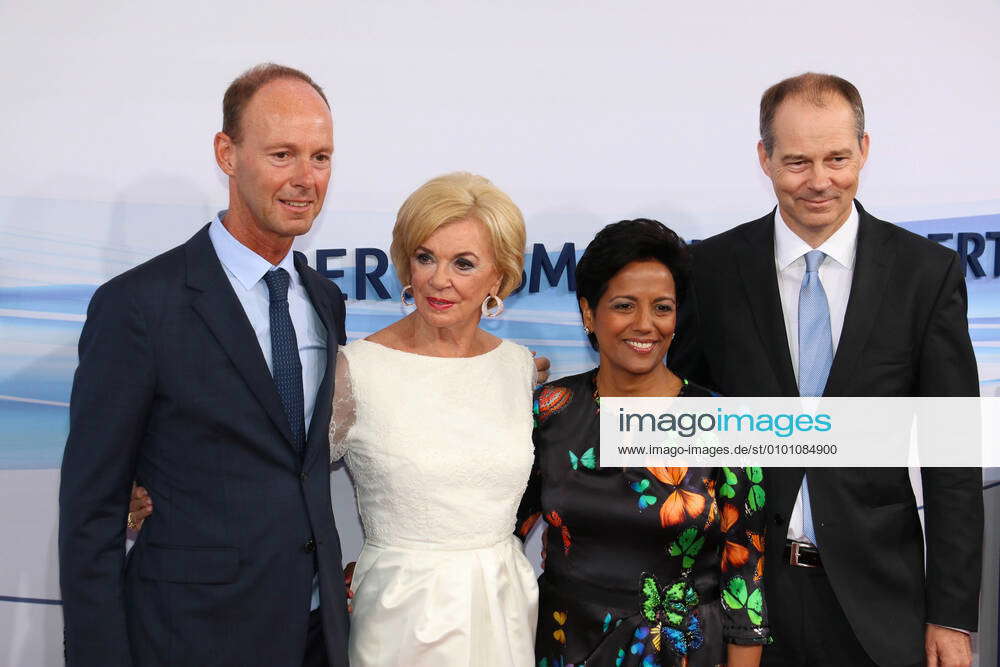 129 Thomas Rabe, Liz Mohn, Shobhna Mohn and Christoph Mohn visit the ...