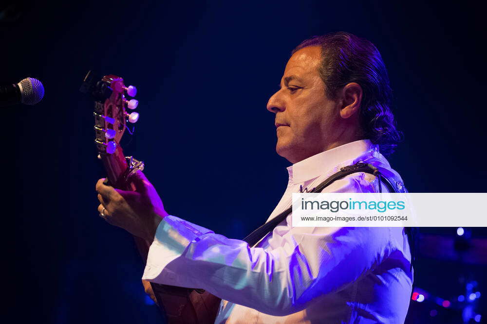 16 THE ORIGINAL GYPSIES, CHICO BOUCHIKHI, Flamenco, Pop, Reunion of the ...