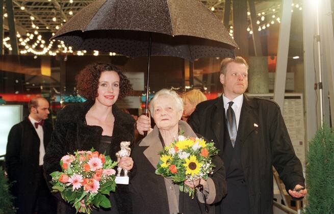 1 Berlinale 99 Maria Schrader Lilly Wust leave after the awards ...