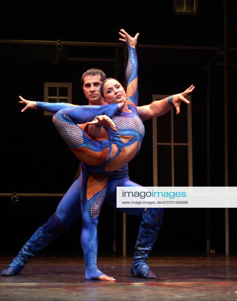 Equilibrists Contortionist Act Of The Shellveys In Berlin