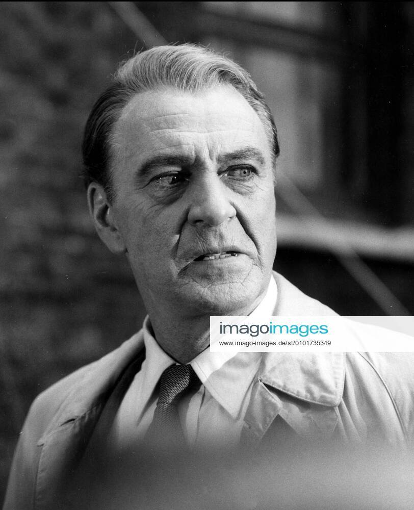 THE NAKED EDGE THE NAKED EDGE GARY COOPER Date: 1961. Strictly ...