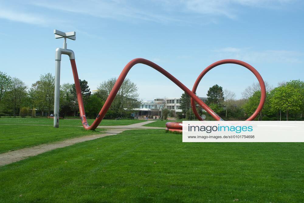 Claes Oldenburg sculpture garden hose with water tap art in public space Claes Oldenburg sculpture