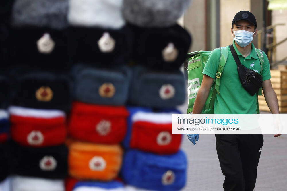 MOSCOW, RUSSIA - JUNE 22, 2020: A Delivery Club food delivery service ...