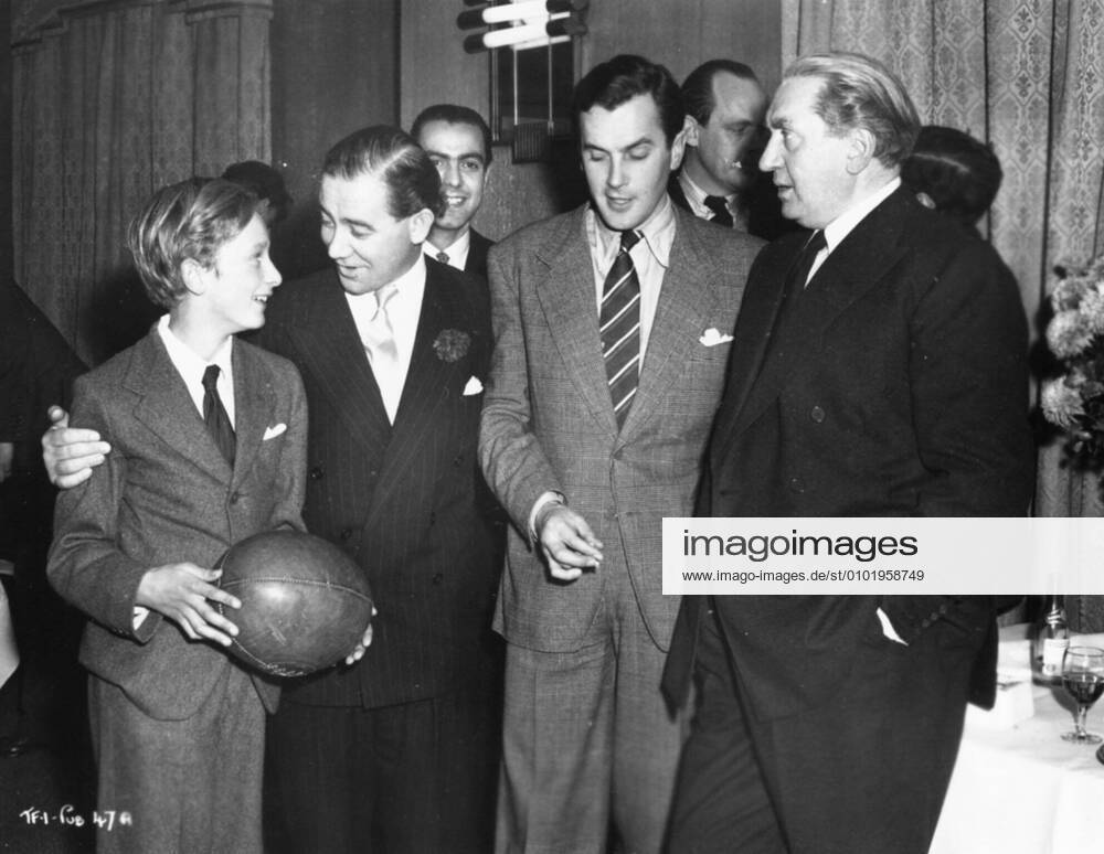 JOHN HOWARD DAVIS ACTOR WITH GEORGE MINTER HEAD OF REKNOWN PICTURES ...