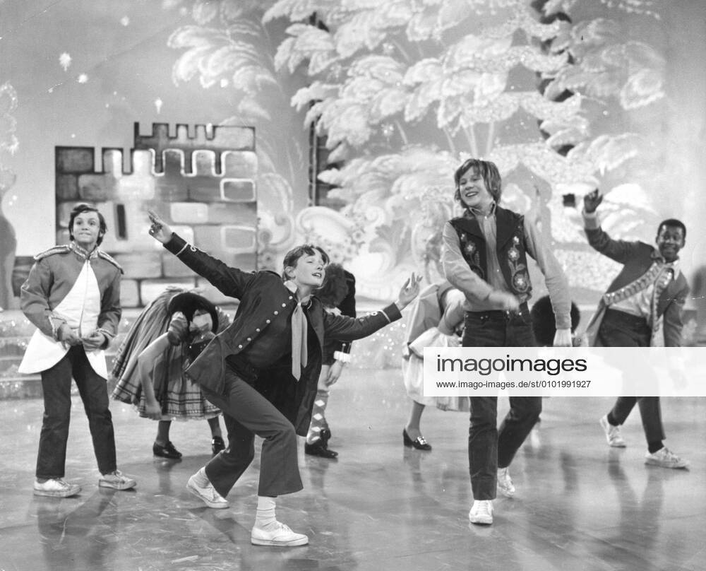 HERE COME THE DOUBLE DECKERS BRUCE CLARK ,GILLIAN BAILEY (BILLIE ...