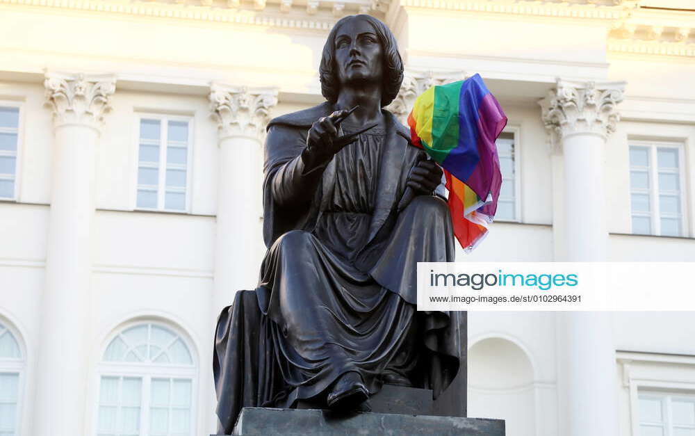 Police scuffle with pro-LGBT protesters angry at the arrest of gay ...