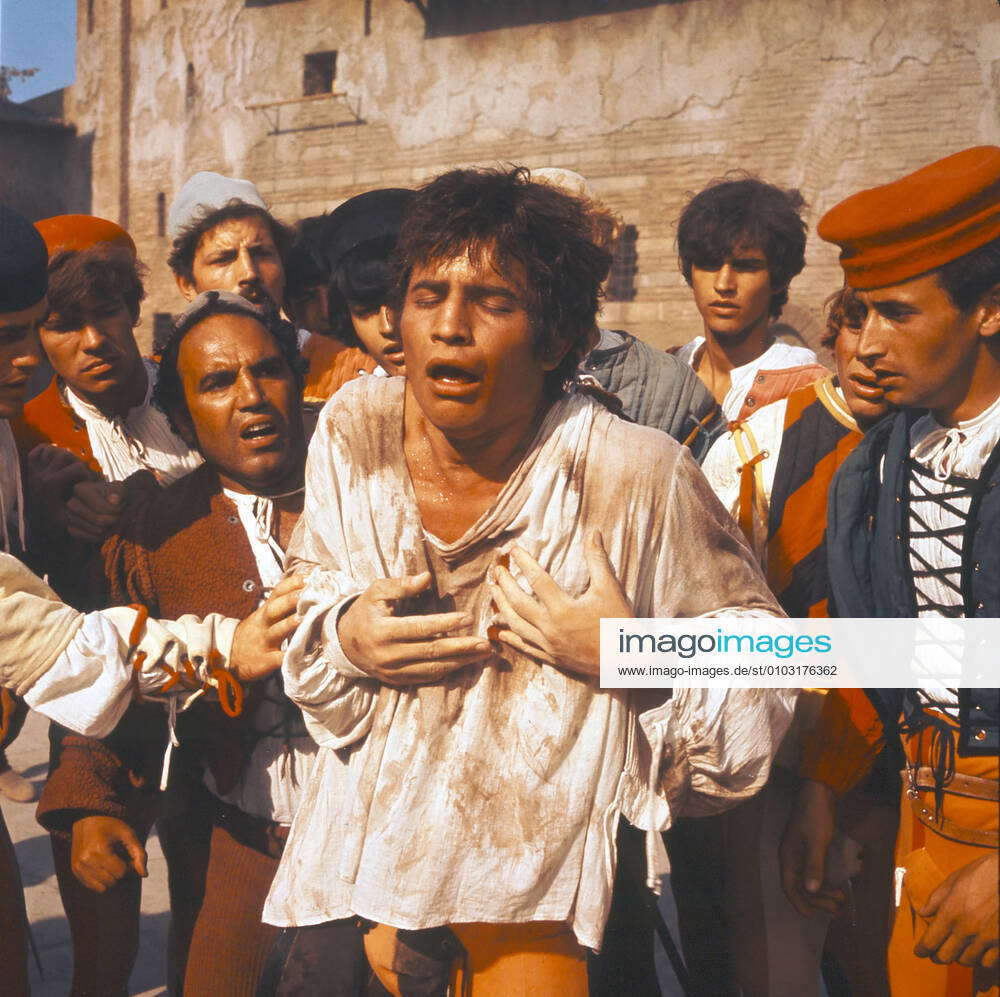 ROMEO AND JULIET MICHAEL YORK as Tybalt ROMEO AND JULIET Date: 1968. Strictly editorial use only in