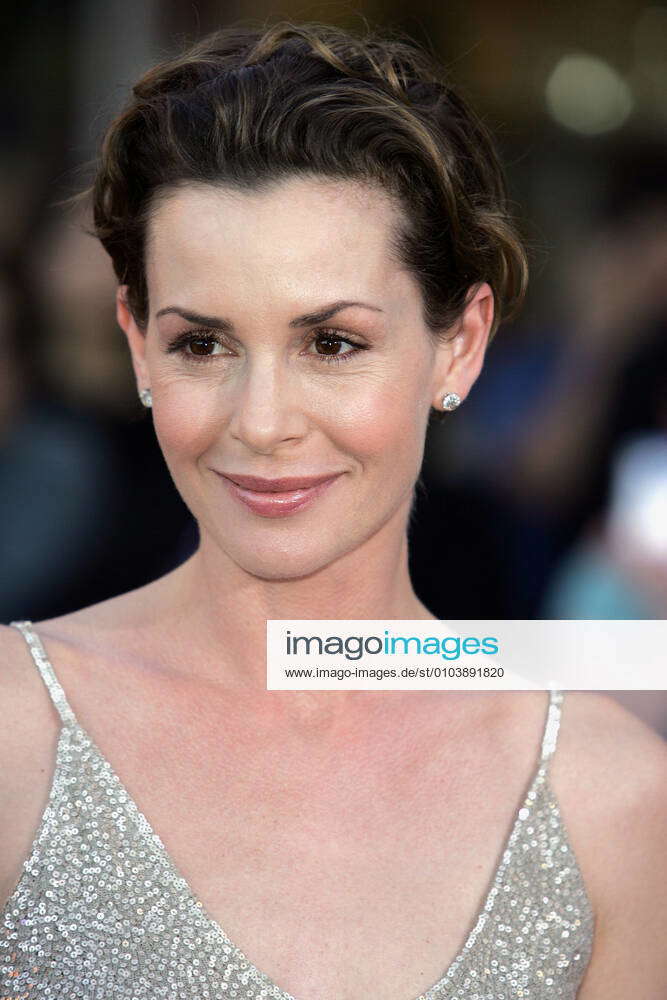 Embeth Davidtz Actress Van Helsing, World Premiere Universal ...