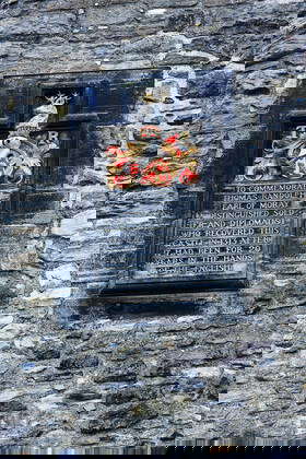 Sculptural emblem on the wall of the old city of Edinburgh, Scotland ...