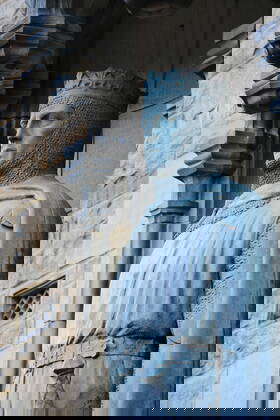 Sculptural emblem on the wall of the old city of Edinburgh, Scotland ...