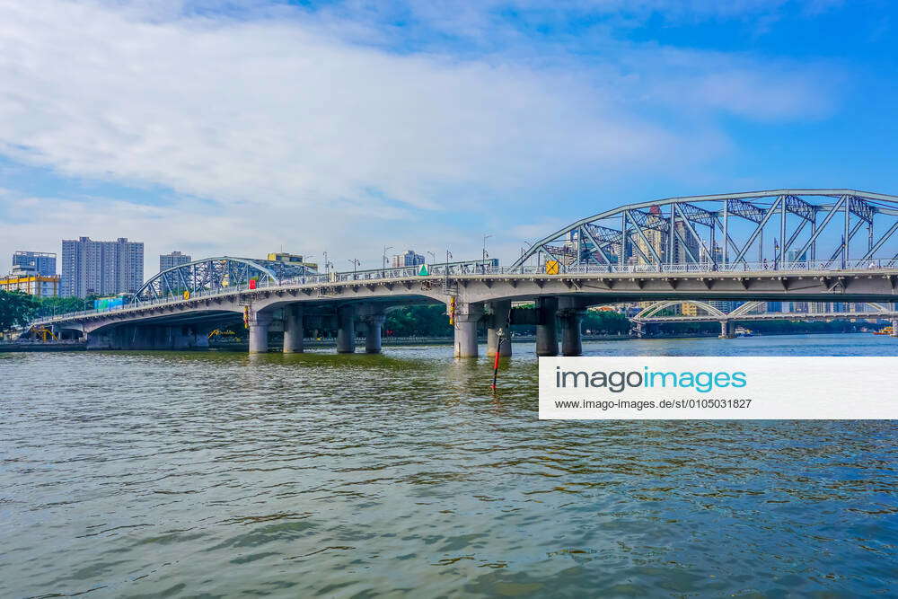 Scenery of Guangzhou Haizhu Bridge