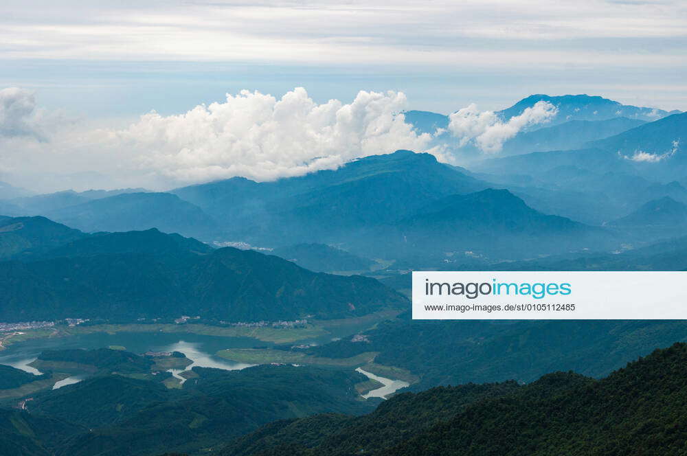 Lake Scenery Cloud Sea Scenery in Wawushan Scenic Area, Hongya County ...