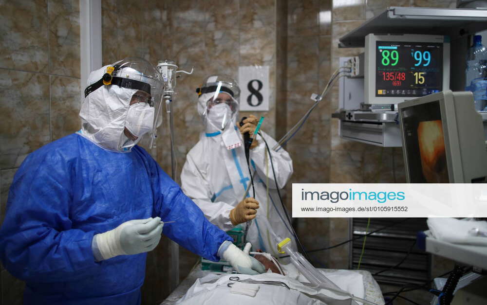 MOSCOW, RUSSIA - OCTOBER 28, 2020: Medical staff members attend a ...