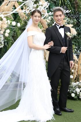 TAIPEI, CHINA - DECEMBER 12: Singer actor Jason Hsu and his model wife ...