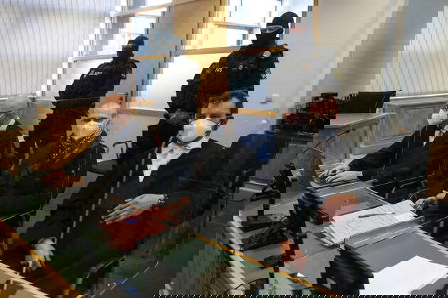 The defendant Stephan Balliet with his lawyers Hans Dieter Weber and ...