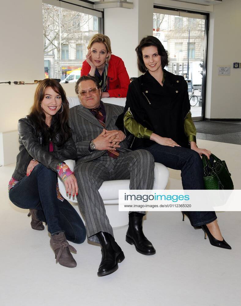 SAT1 Komoedie Gefuehlte XXS V l Zora Holt, Stefanie Julia Moeller and ...