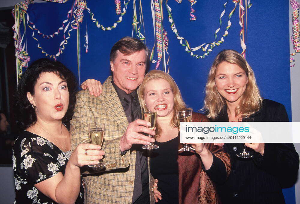 Isabel Trimporn, l r, Jochen Busse, Annette Frier and Susanne Paetzold ...