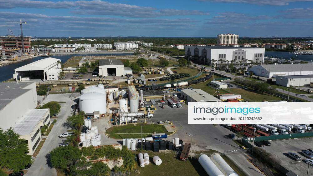 March 10, 2021, Tampa, Florida, USA: Aerial view of Rattlesnake Point ...