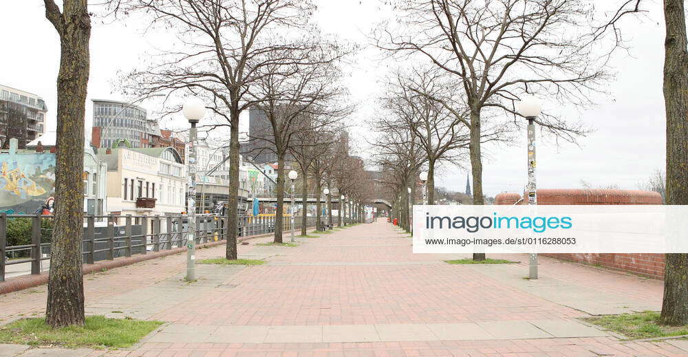 The almost deserted promenade above the fish market on St Pauli during ...