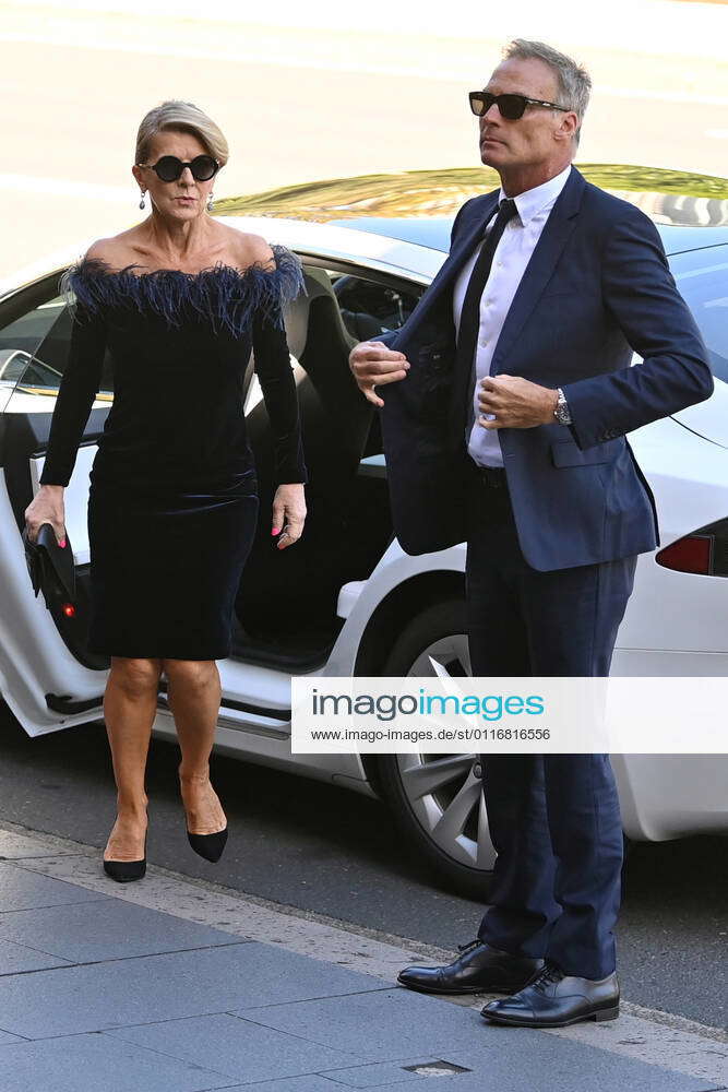 Julie Bishop and Neil Gillon arrive for the State Funeral for fashion ...