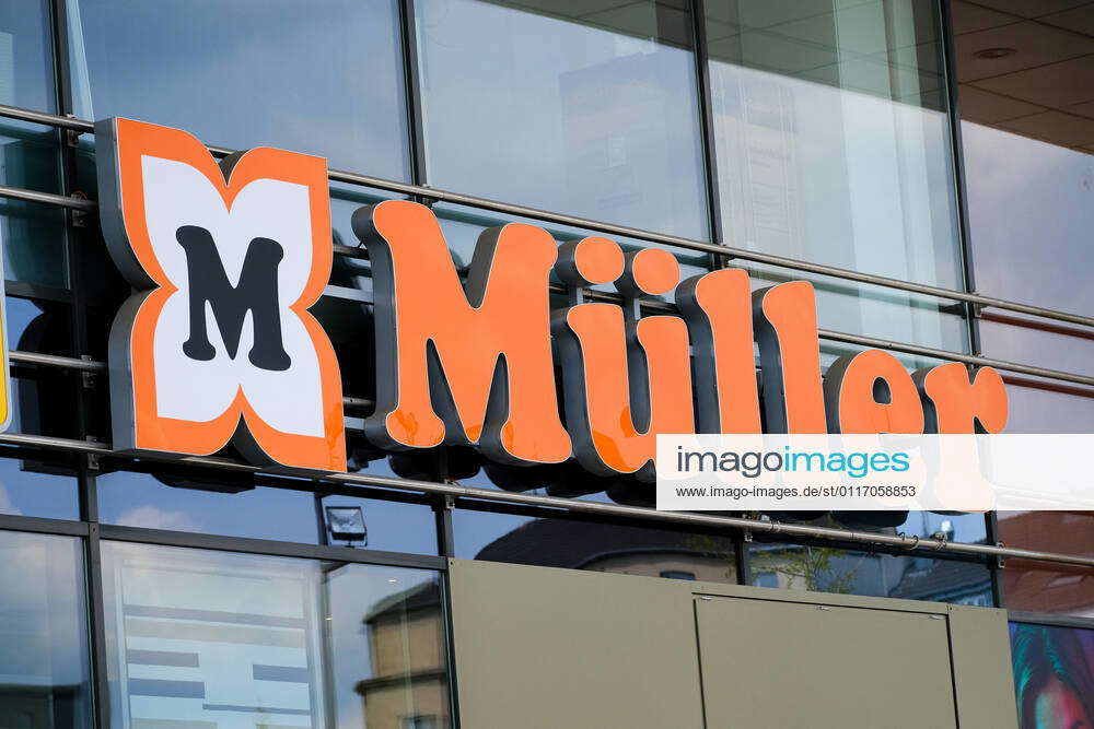 Düsseldorf 03 05 2021 Müller drugstore discounter lettering logo neon ...