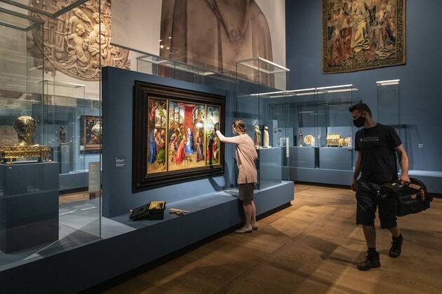 Amsterdam, HERMITAGE One of Hugo van der Goes masterpieces Triptych ...